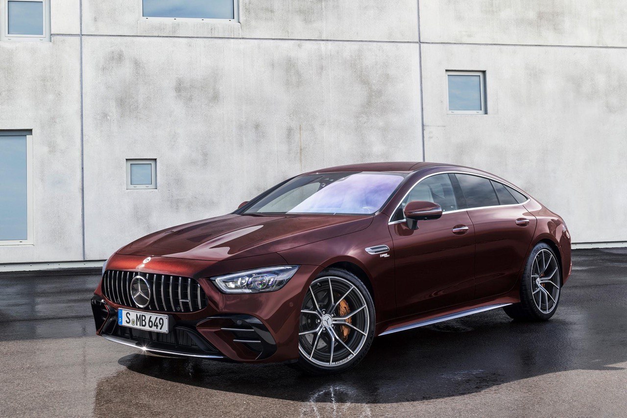 StriveME - مرسيدس gt 2023 كل ما تريد معرفته عن السيارة الرياضية عالية الاداء في السعودية